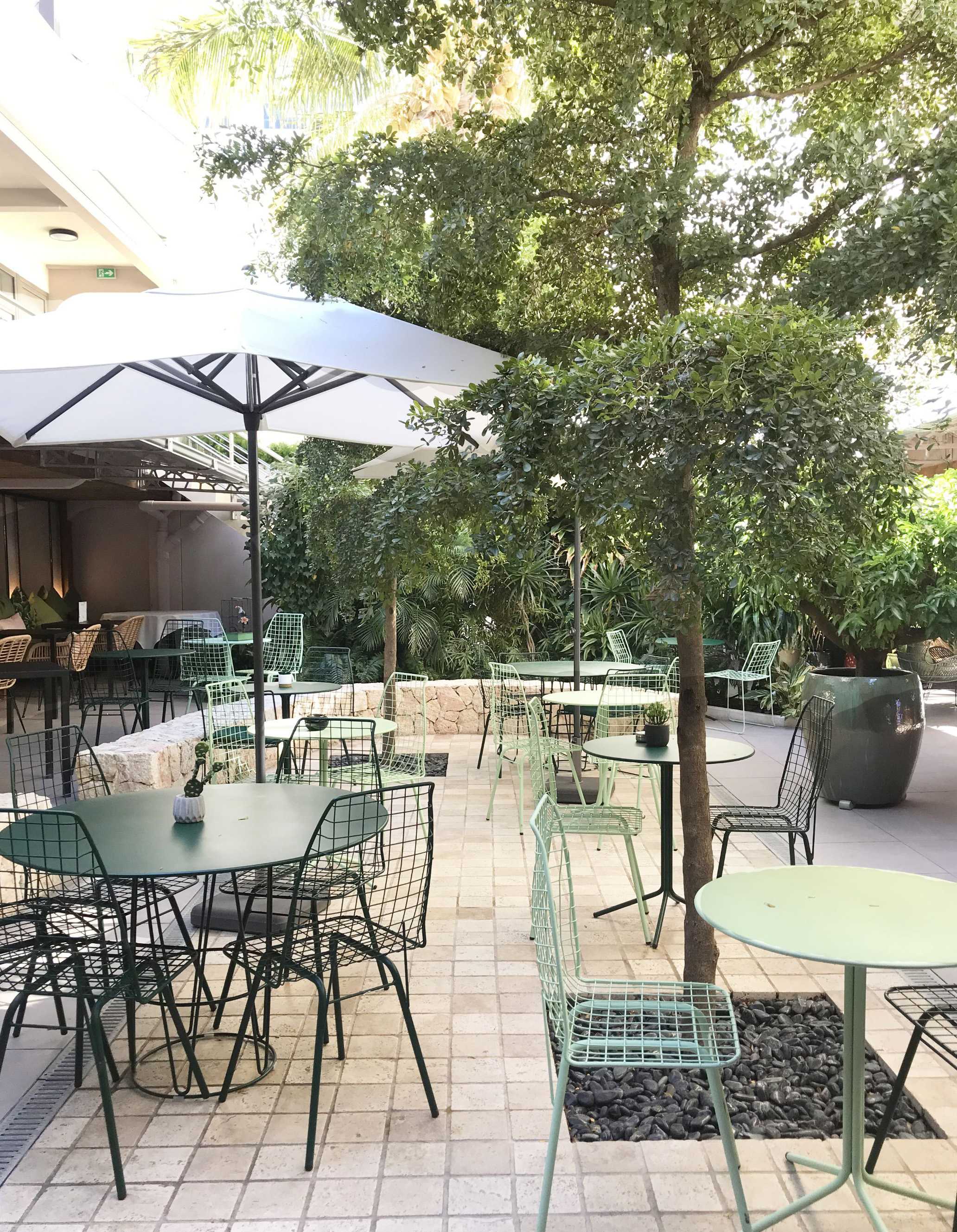 Interior design of a Caribbean restaurant